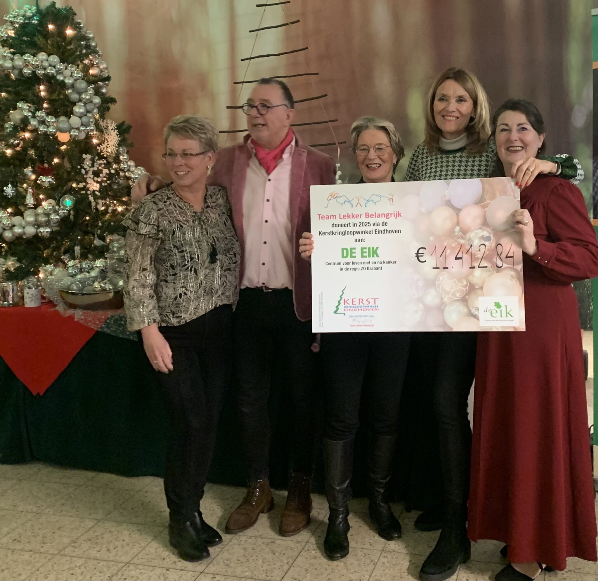 Kerstkringloopwinkel wederom groot succes! - De Eik